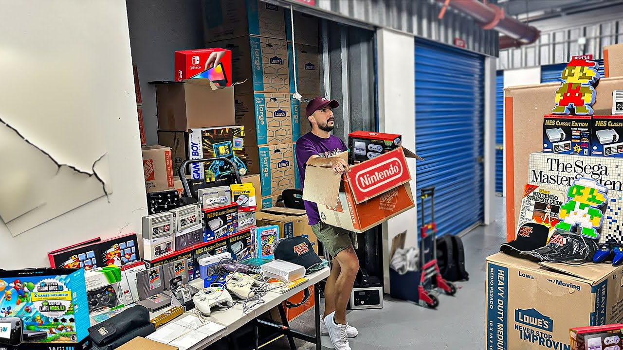 Thousands of games in a HOARDERS storage unit | Retrounlim